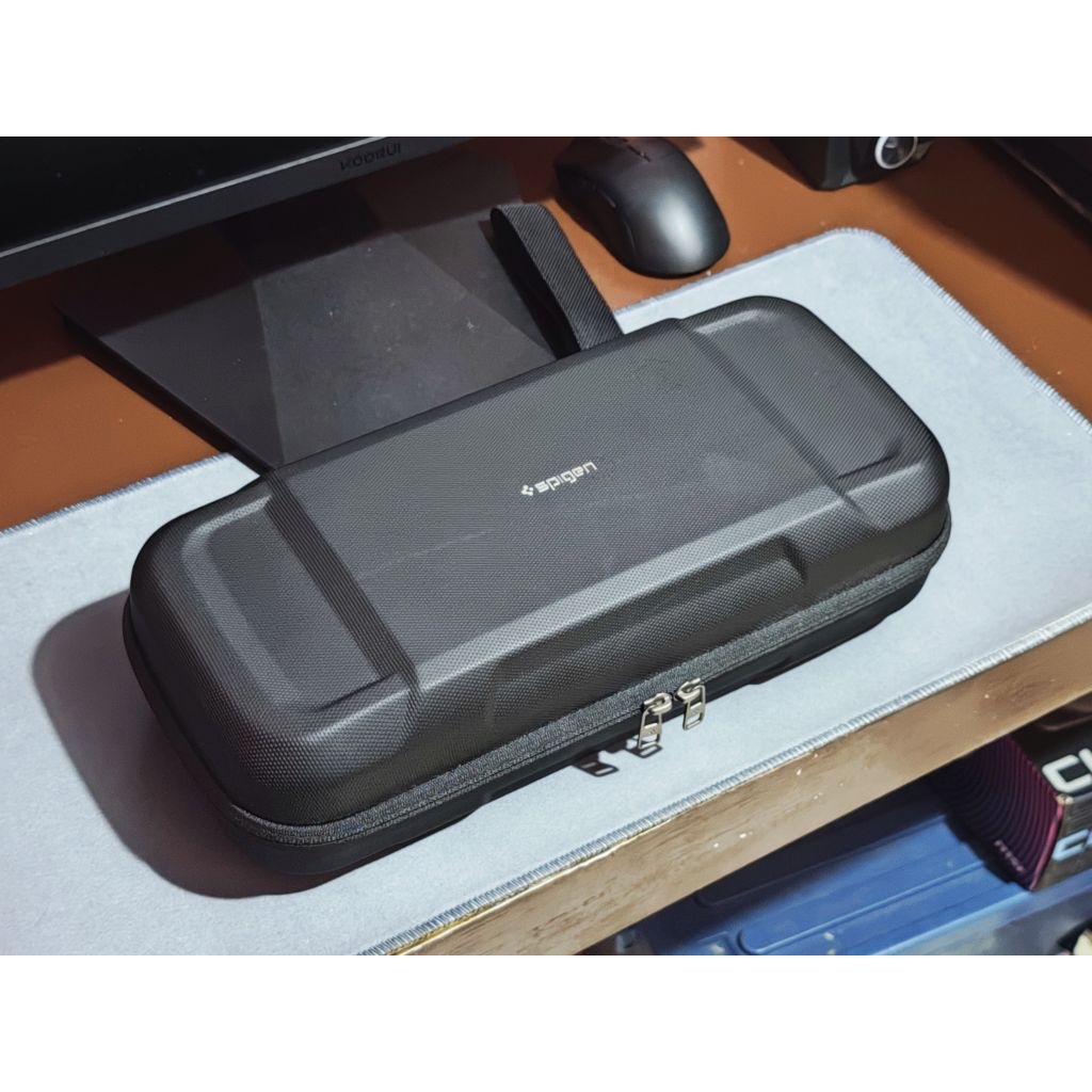 Jual Spigen rugged armor Pro travel pouch 2nd for UMPC | Shopee Indonesia