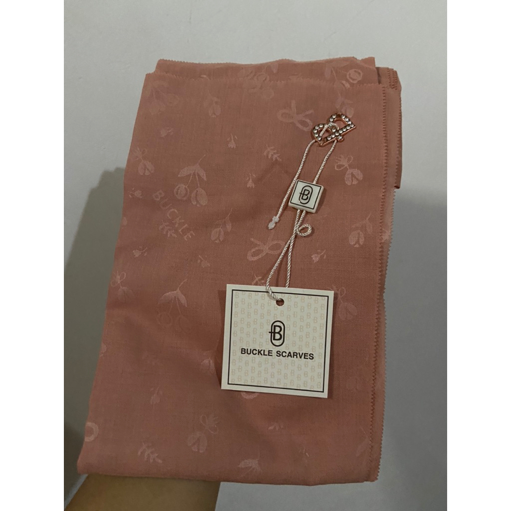 Jual Preloved Hijab Jilbab Kerudung Segiempat Voal Monogram Emboss ...