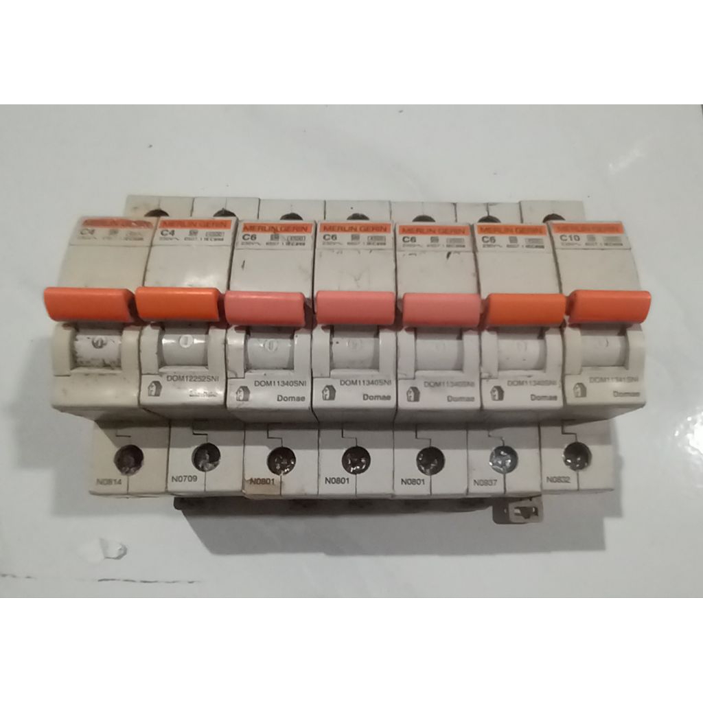 Jual MCB PLN Merlin Gerin Domae second normal | Shopee Indonesia
