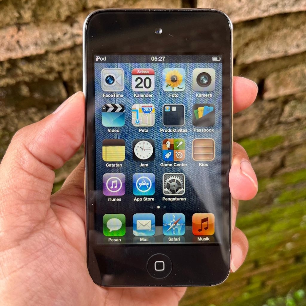 Jual IPOD TOUCH GEN 4 8GB LIKE NEW RARE MULUS | Shopee Indonesia