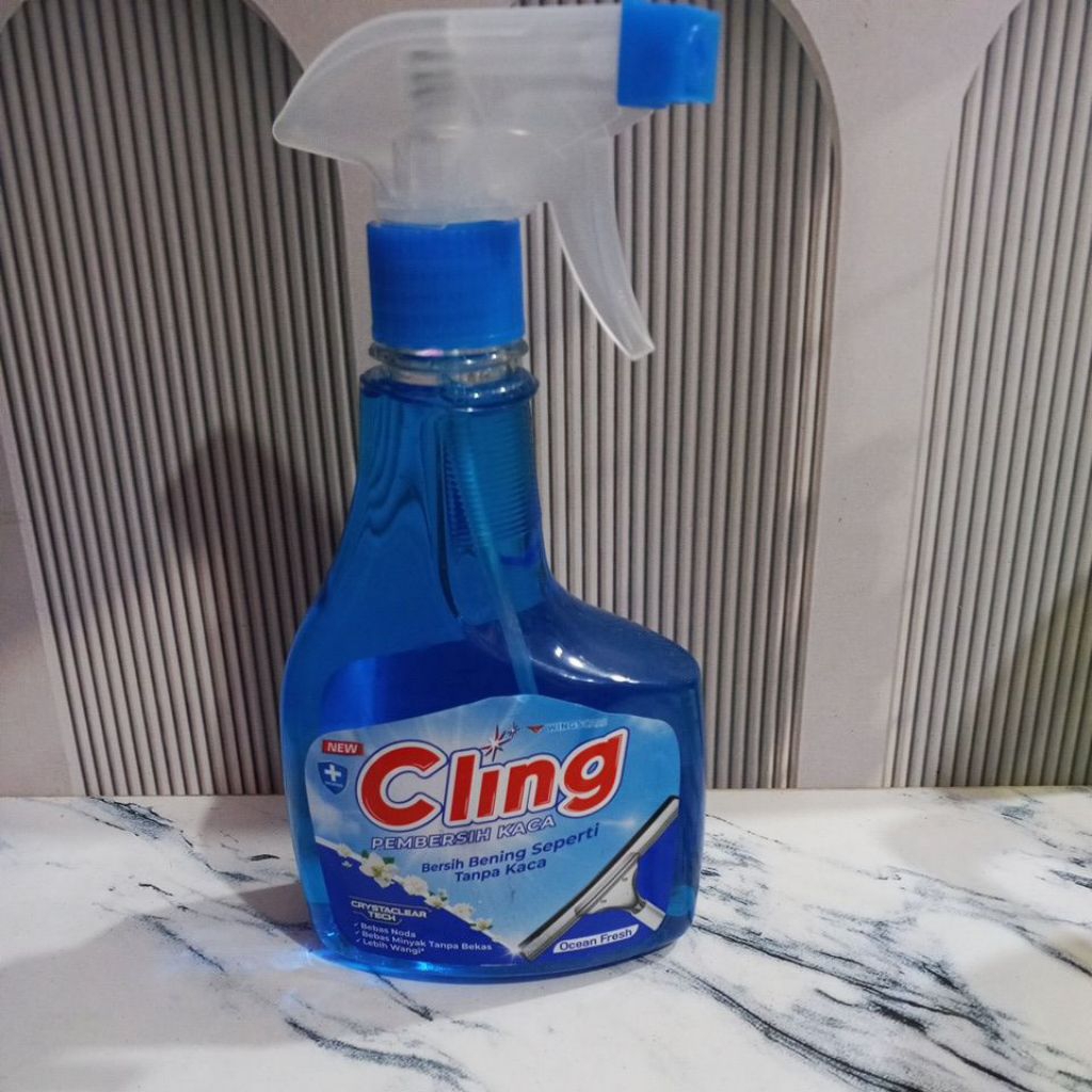 Jual cling pembersih kaca 440ml Botol spray | Shopee Indonesia