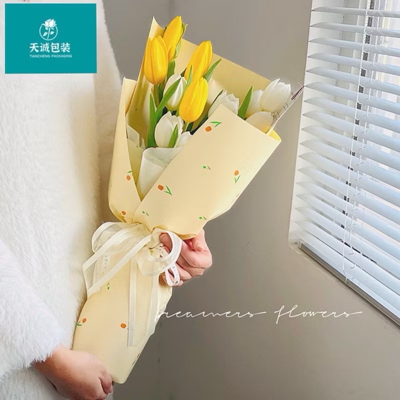 Jual TULIP - wrapping paper kertas buket bunga motif bunga tulip ecer ...