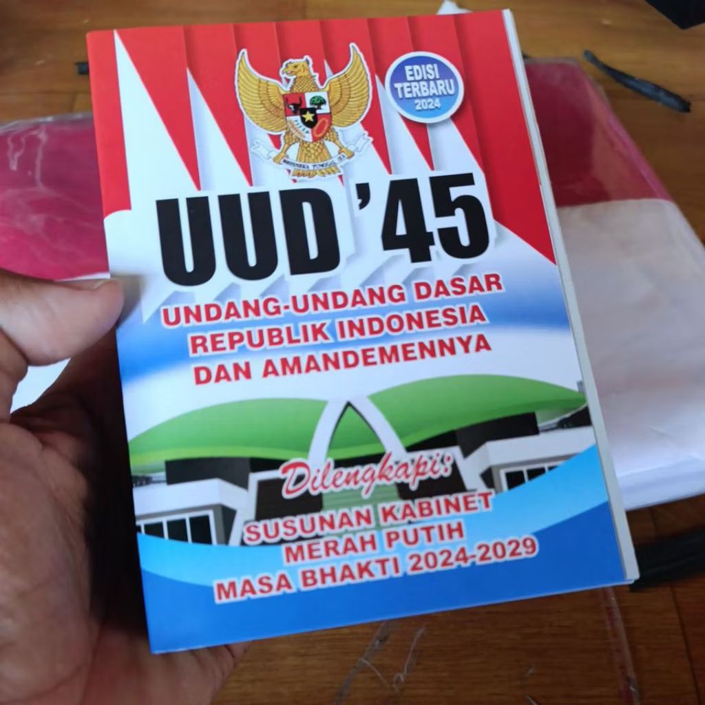 Jual Buku UUD 1945 isi 100 buku | Shopee Indonesia