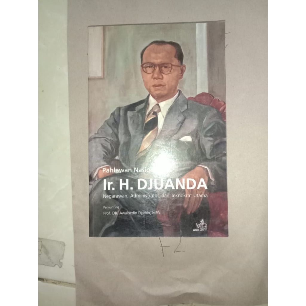 Jual BUKU PAHLAWAN NASIONAL Ir.H.DJUANDA | Shopee Indonesia