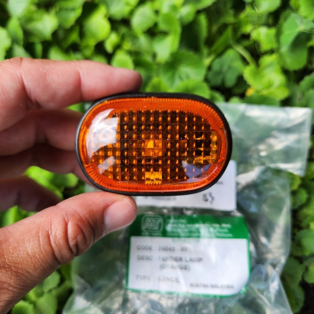 Jual lampu sein orange fender daihatsu ceria import | Shopee Indonesia
