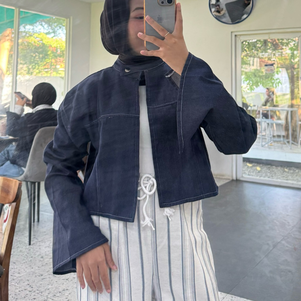 Jual Selena outer - outer crop - outer denim - atasan denim wanita ...