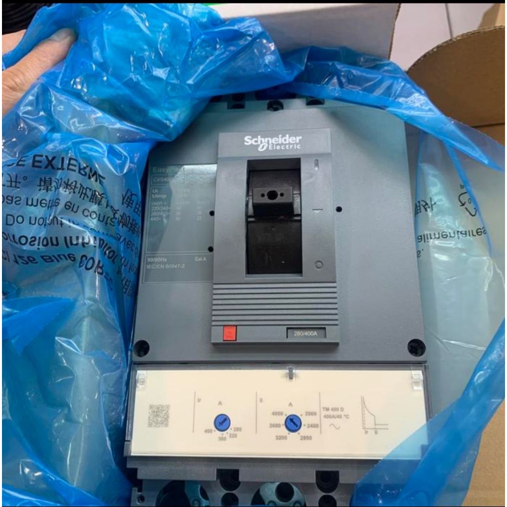 Jual mccb breaker Schneider cvs400n 3p 400a cvs 400n LV540316 | Shopee ...