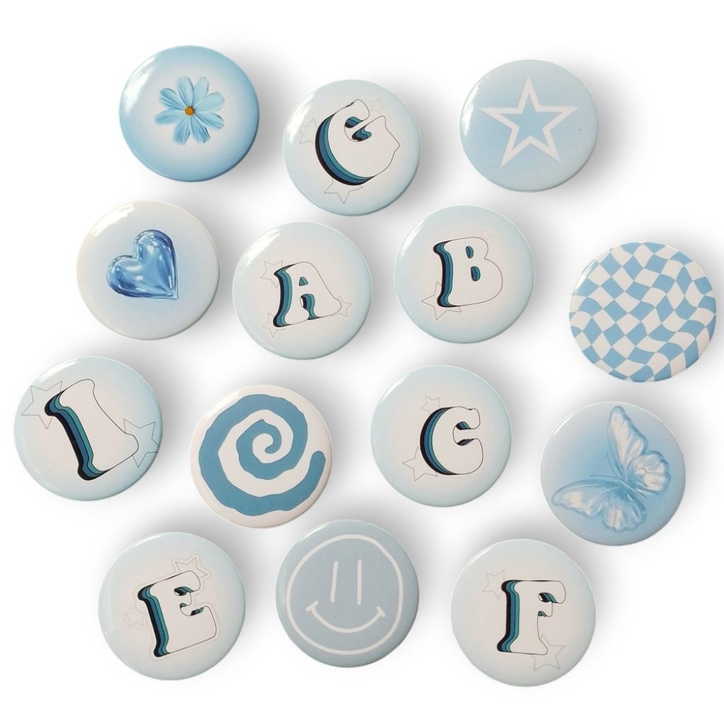 Jual Pin Button Inisial A–Z Blue Aesthetic Ukuran 44 mm | Custom Huruf ...