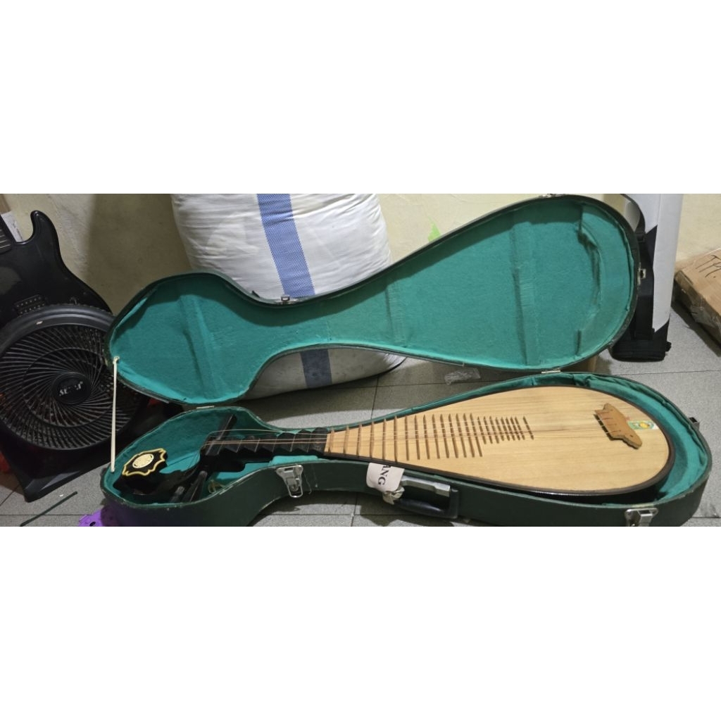Jual alat musik petik pipa china traditional guitar | Shopee Indonesia