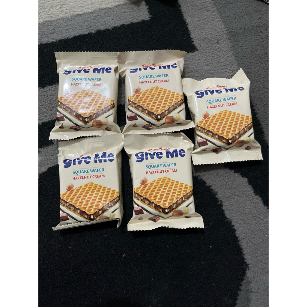 Jual give me square wafer hazelnut cream | Shopee Indonesia