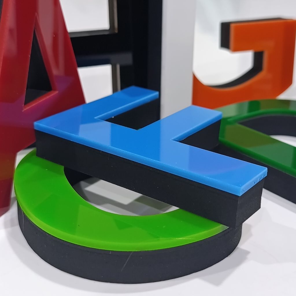 Jual Huruf timbul spon dengan akrilik warna 3mm ukuran custom, font ...