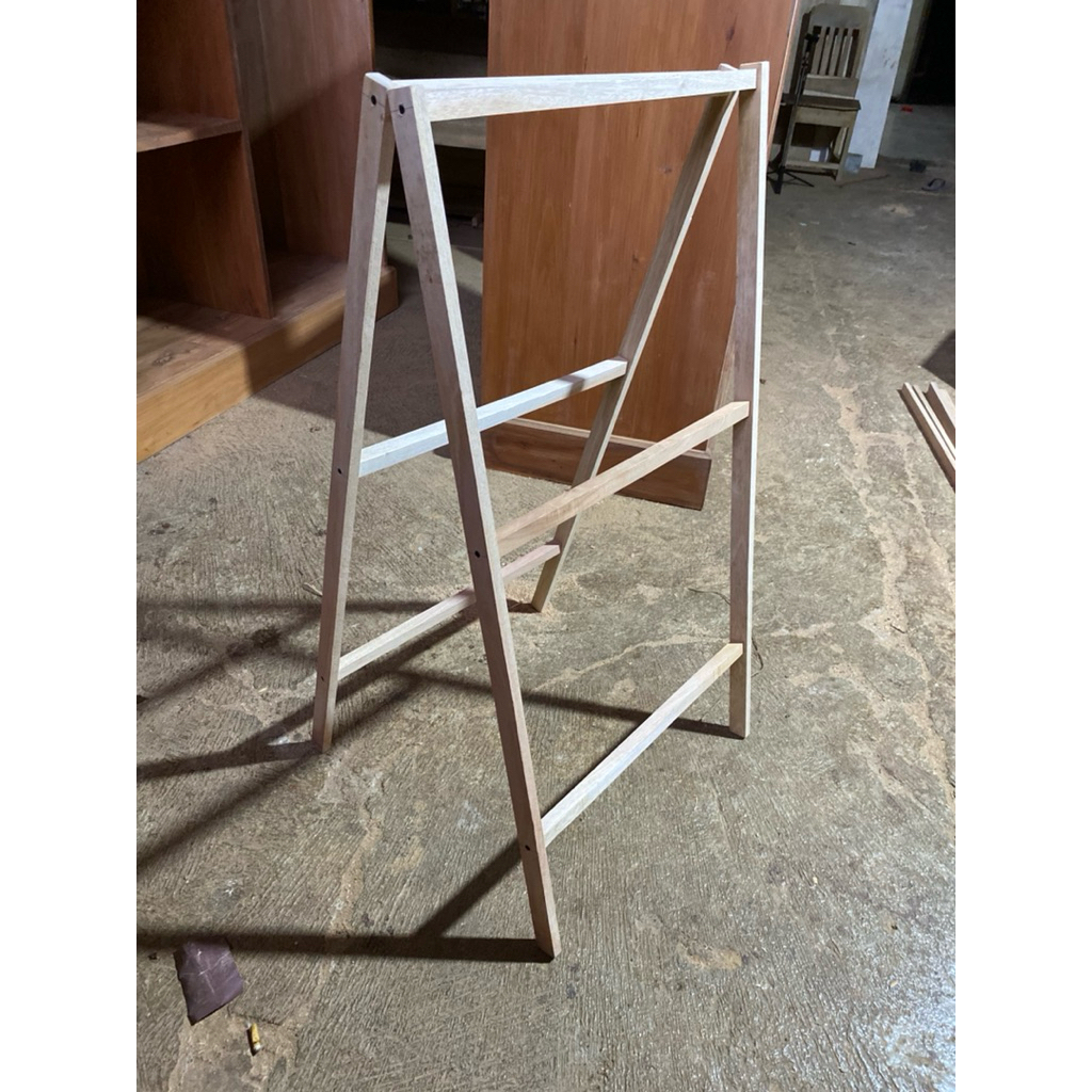 Jual Stand Banner MMT / Rangka Banner Kayu Kokoh! | Shopee Indonesia