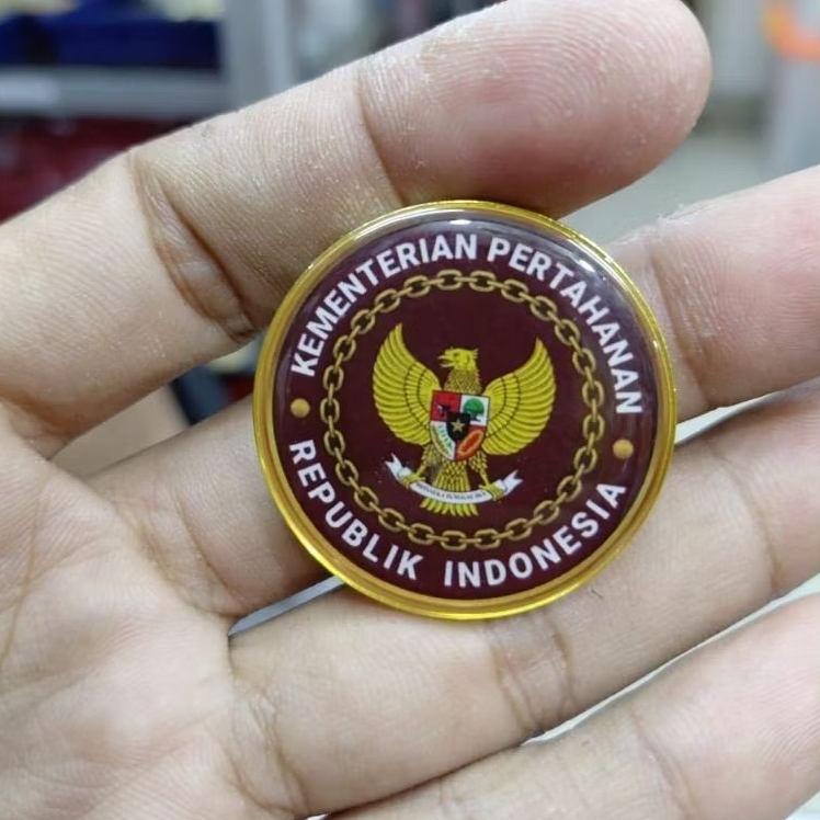 Jual pin KEMHAN-PIN KEMENTERIAN PERTAHANAN KUNINGAN 3,5CM | Shopee ...