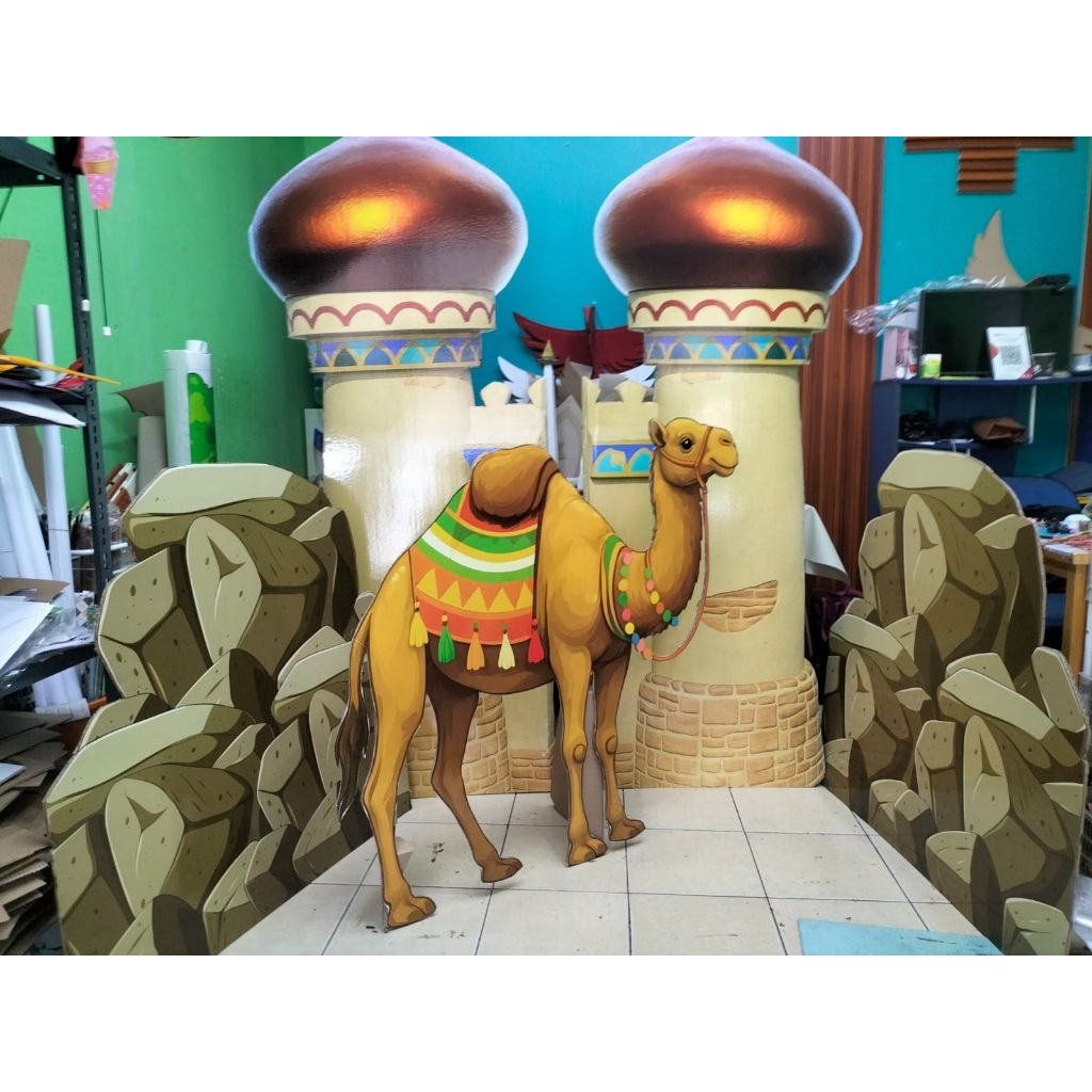 Jual Sewa dekorasi panggung pentas seni drama musikal tema padang pasar ...