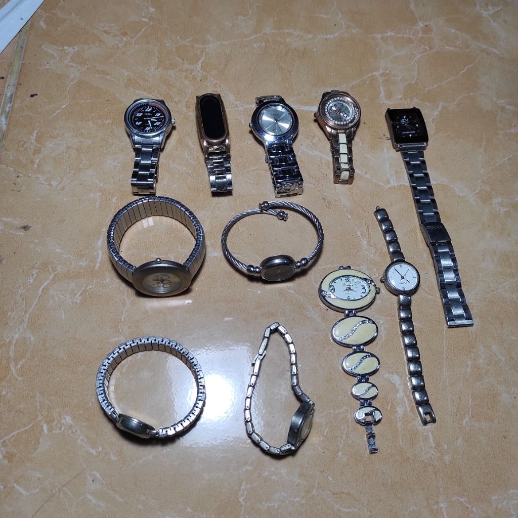 Jual jam tangan bekas off rusak buat kanibalan 1 pcs isi 11 biji rondom ...
