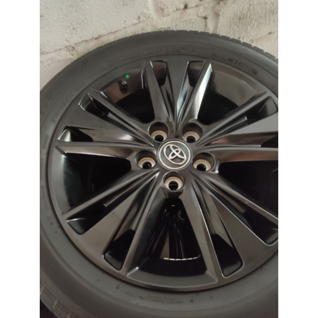 Jual Velg ban Innova venturer R17 | Shopee Indonesia
