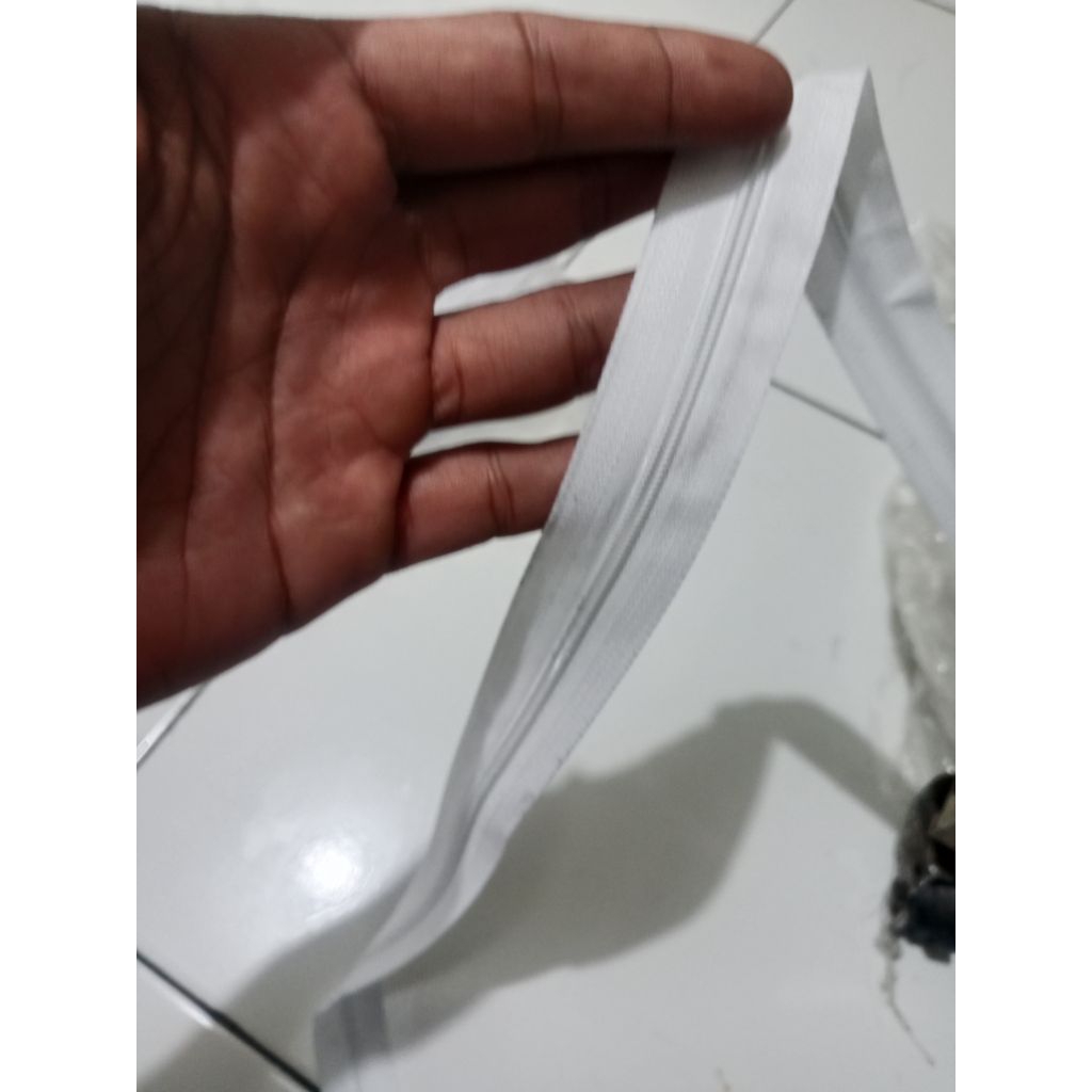 Jual zipper/daun sleting cbee no 03, dan kepala seleting ykk. kuat ...