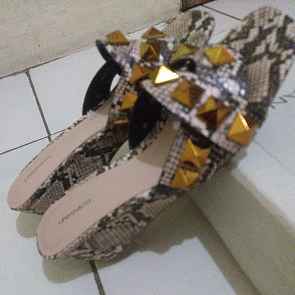 Jual wedges urban n co new | Shopee Indonesia