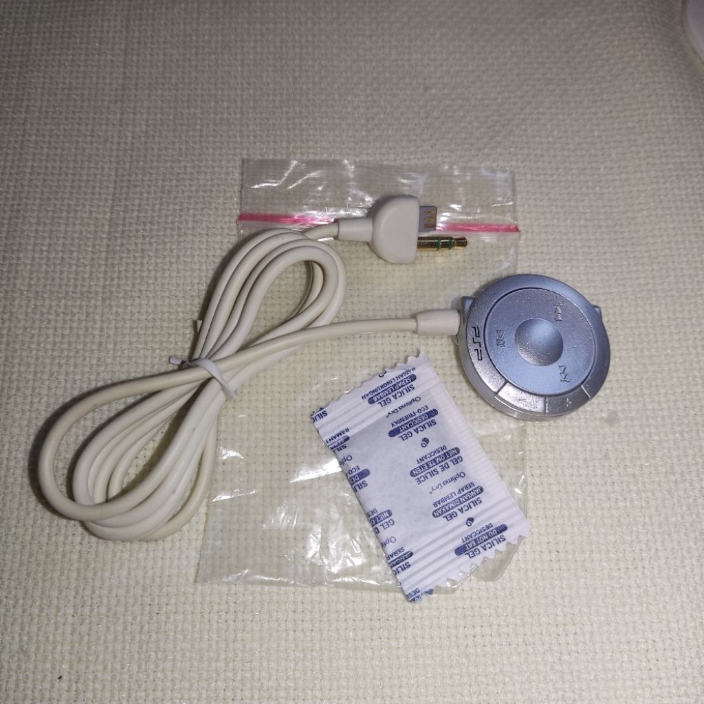Jual Sony PSP-120 audio adapter remote control jack 3.5 headphone ...