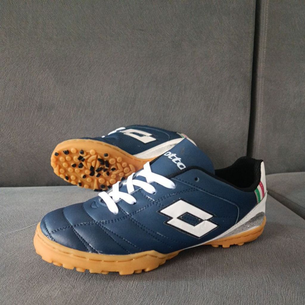 Jual sepatu futsal mini soccer lotto bendera biru navy outsol sudah di ...