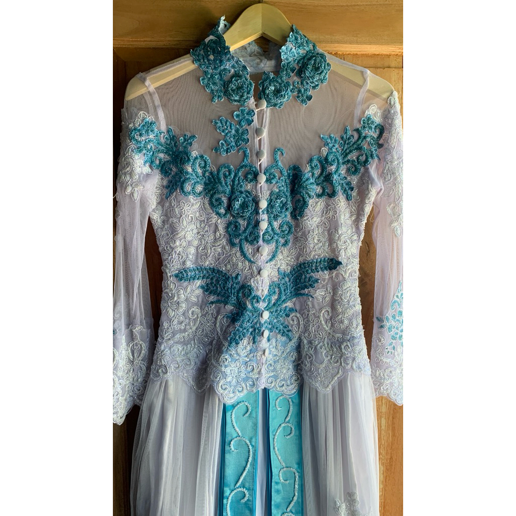 Jual Kebaya pengantin akad resepsi putih biru panjang berekor full ...