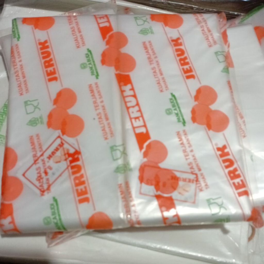 Jual PLASTIK ES BATU PANJANG UKURAN 8x35 CAP JERUK / PLASTIK PE ES BATU ...
