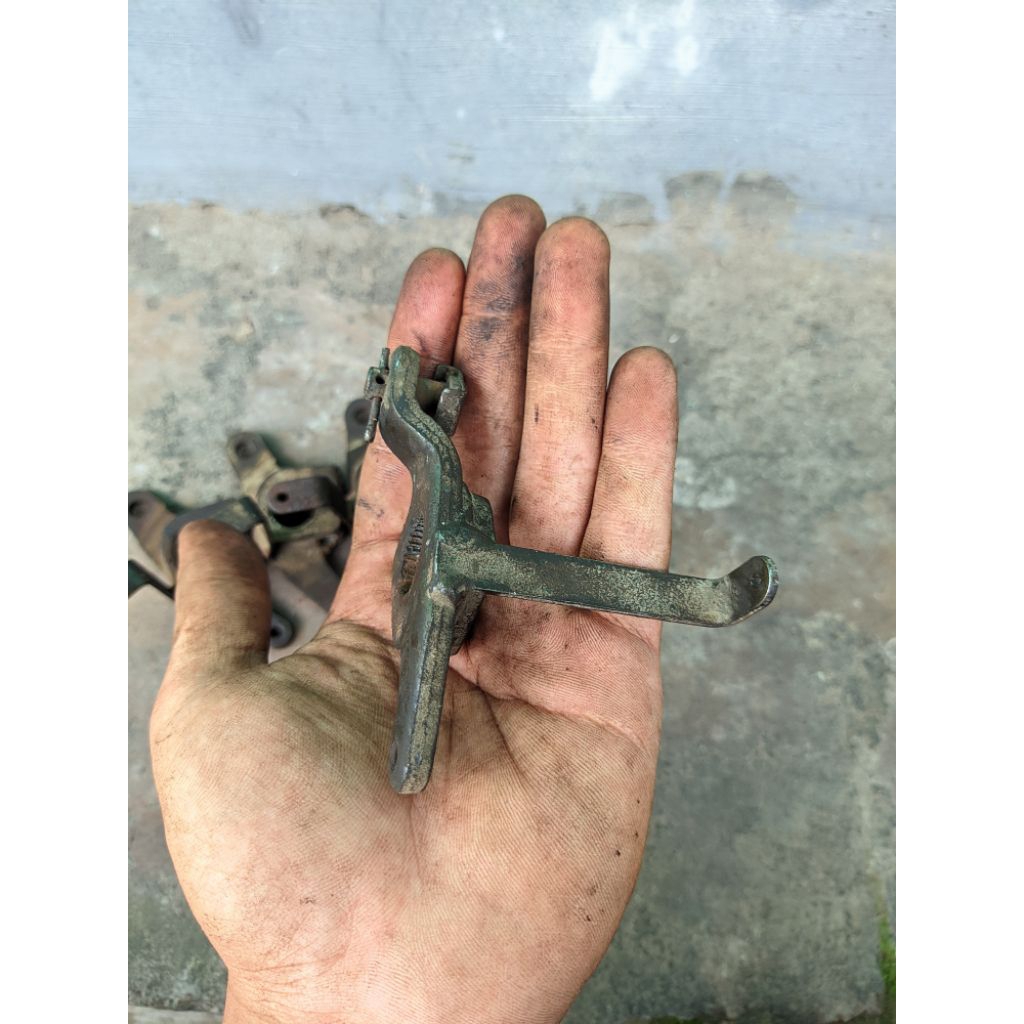 Jual tuas pengungkit pedal rem belakang Tiger Revo original lepasan ...