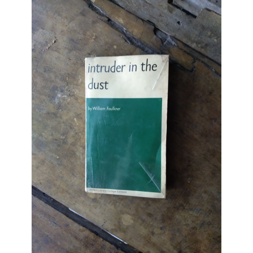 Jual Buku Novel Import Intruder in the Dust - William Faulkner | Shopee ...