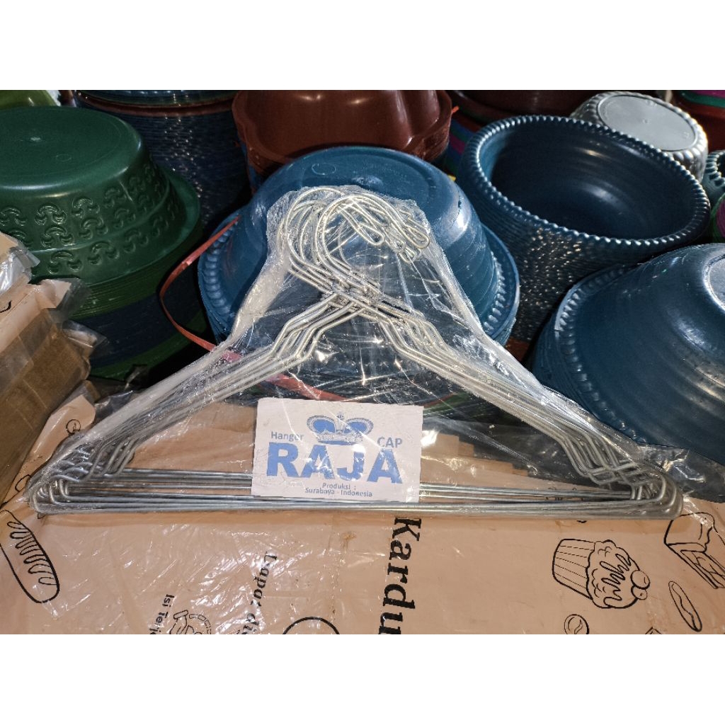 Jual 12 pcs hanger kawat cap raja / gantungan kawat | Shopee Indonesia