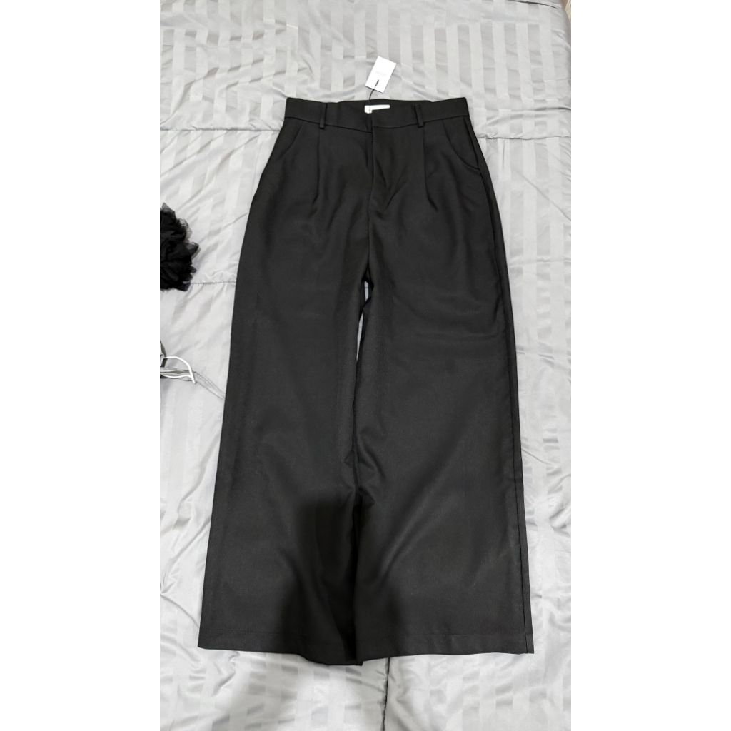 Jual kulot pants new dari @yeona.id | Shopee Indonesia