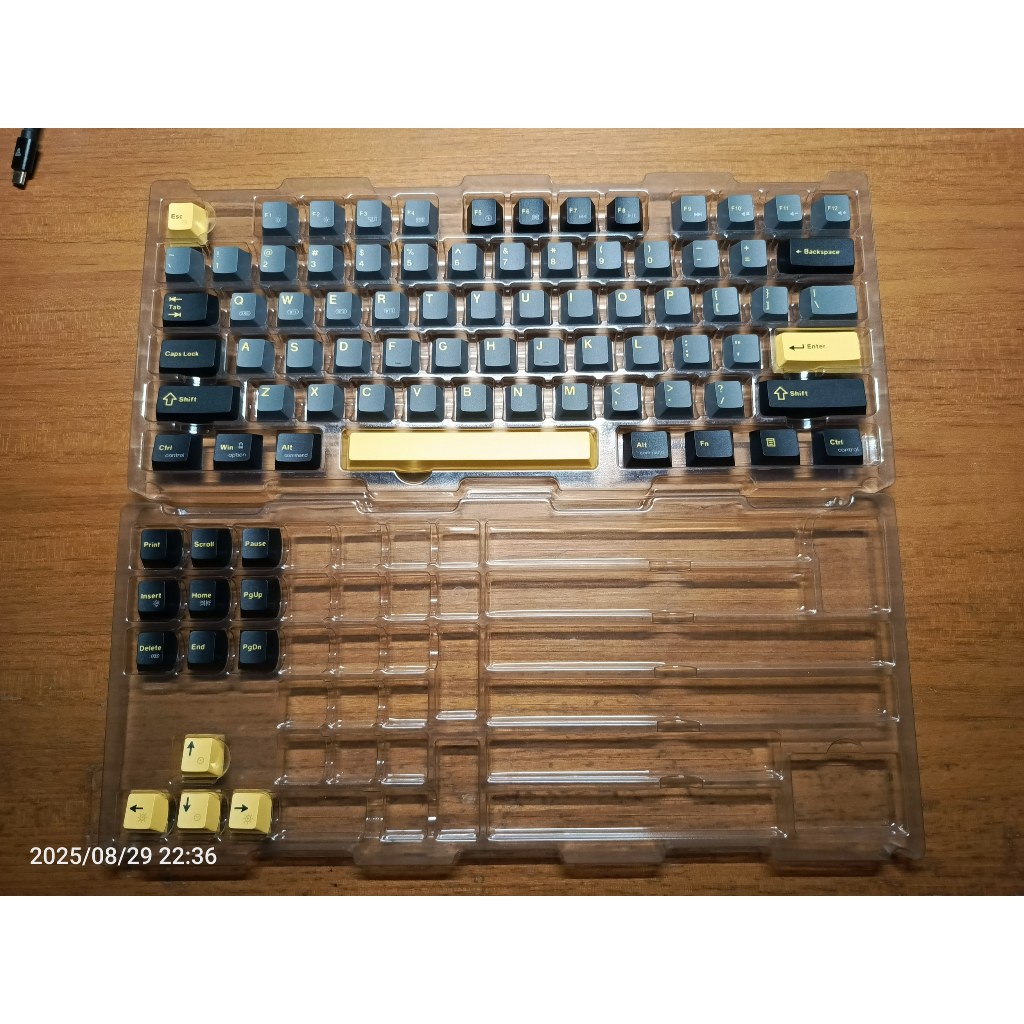Jual Keycaps Tri Tone PBT Double Shot Cherry Profile 87 Keys Keyboard ...