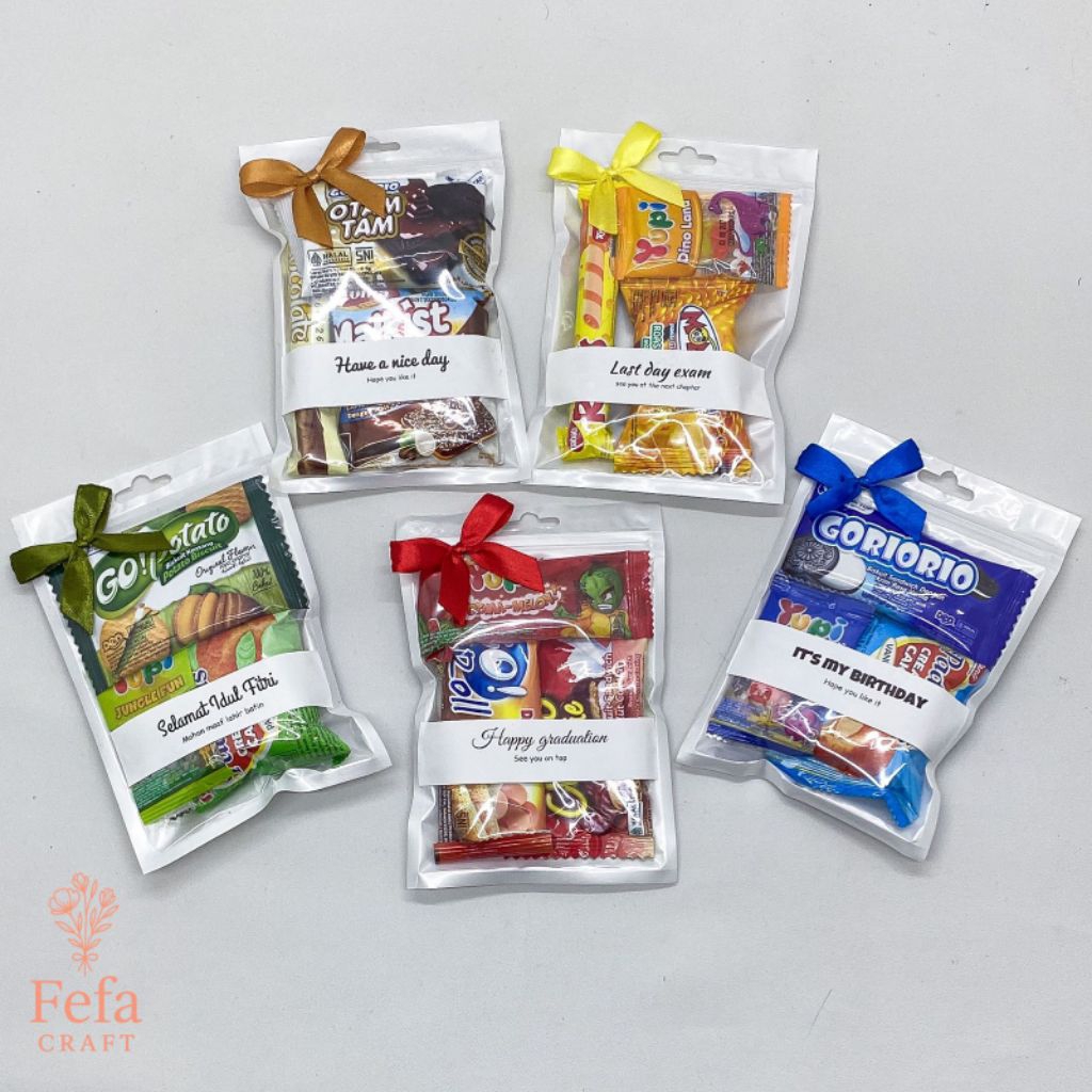Jual Mini Gift Snack Free Stiker | Hampers Lucu | Mini Hampers Ulang ...