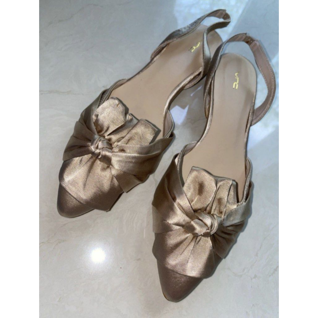 Jual Urban&Co -VNC -Flat Shoes Taupe Size 7 | Shopee Indonesia