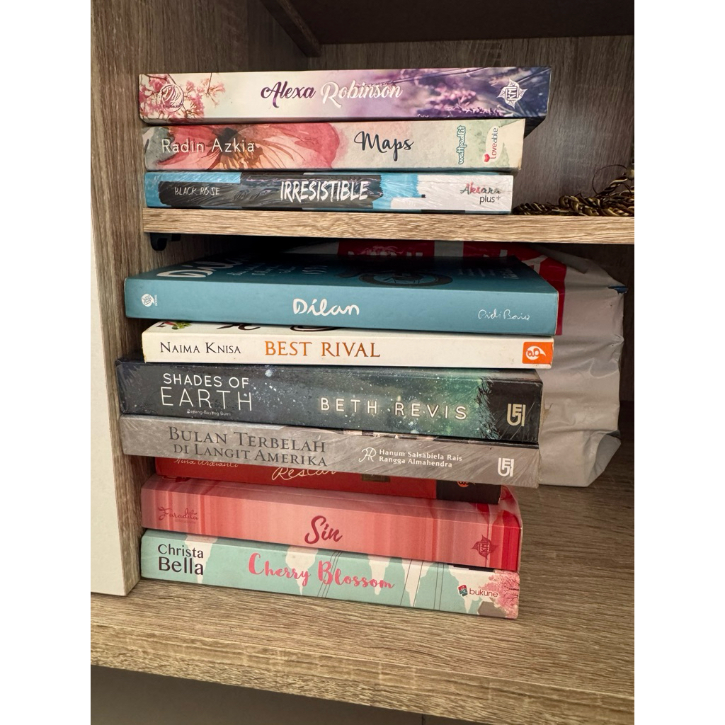 Jual Novel Remaja Berbagai Judul Romantic Dan Lainnya Dilan Cherry ...