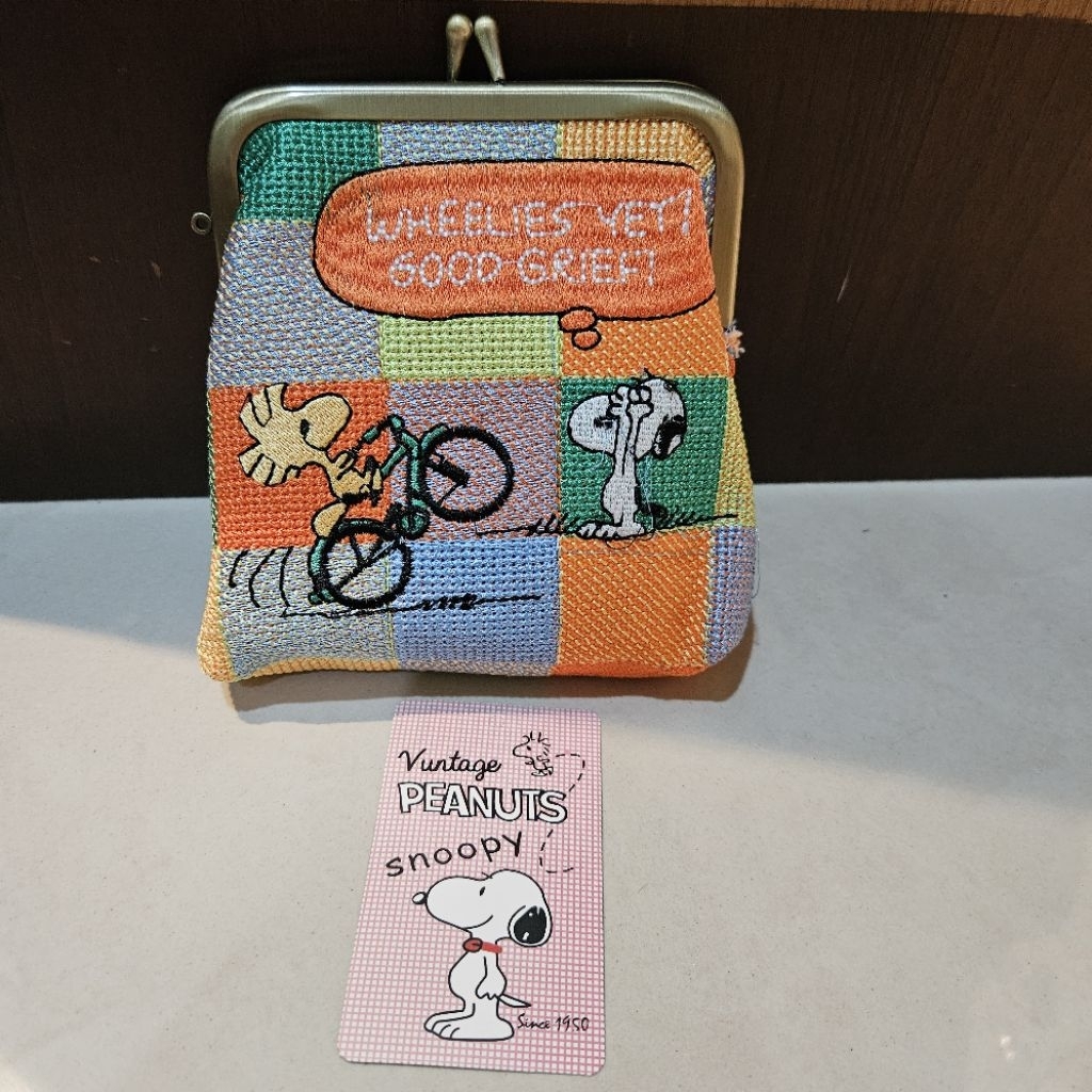 Jual Peanuts Snoopy Dompet clip Rajut kanvas ukuran Medium dan Large ...