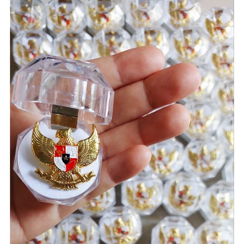 Jual Souvenir Bros Garuda / Pin Garuda Premium/ Pin Garuda Merah Putih ...