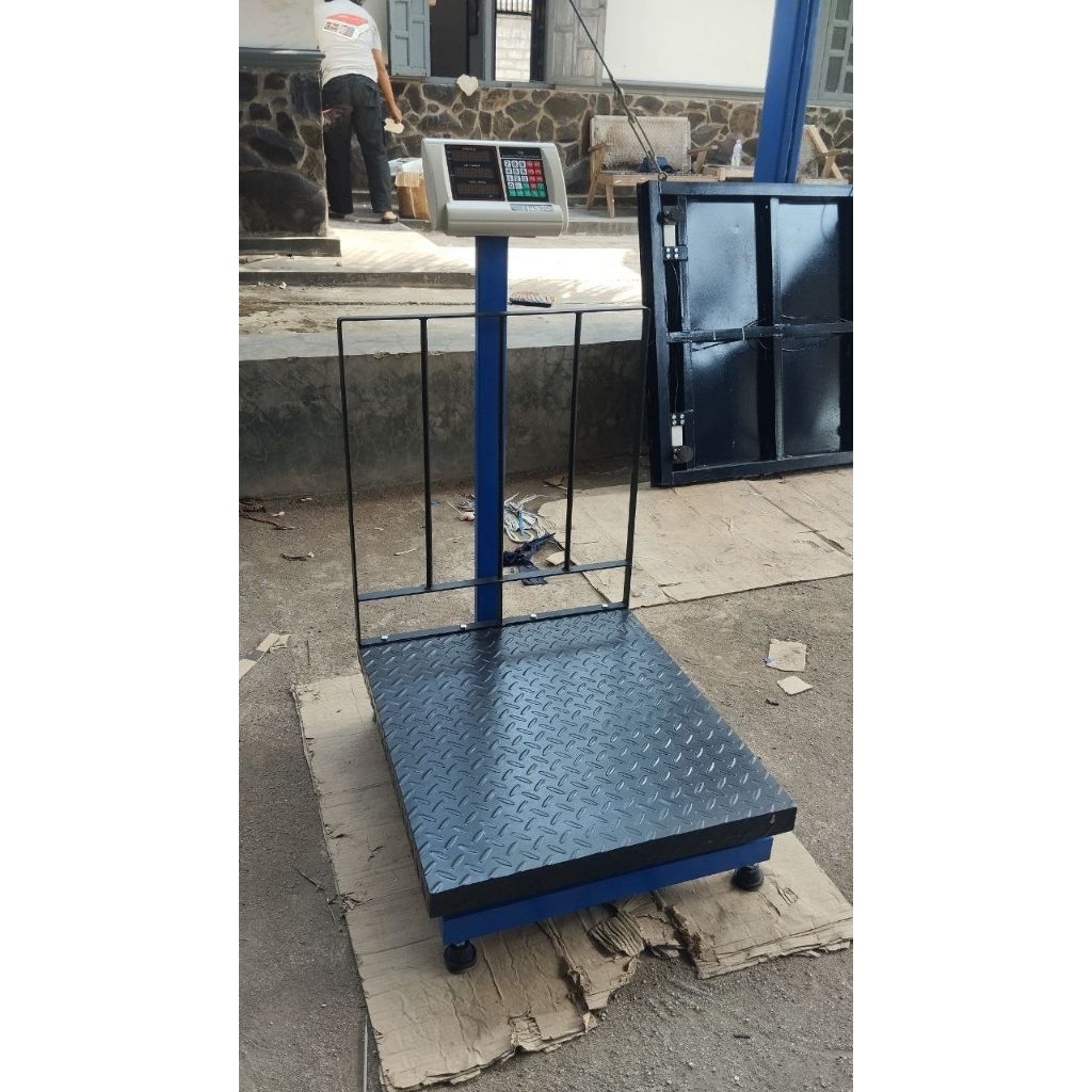 Jual timbangan duduk digital kapasitas 600kg platfom bordes ada pagar ...