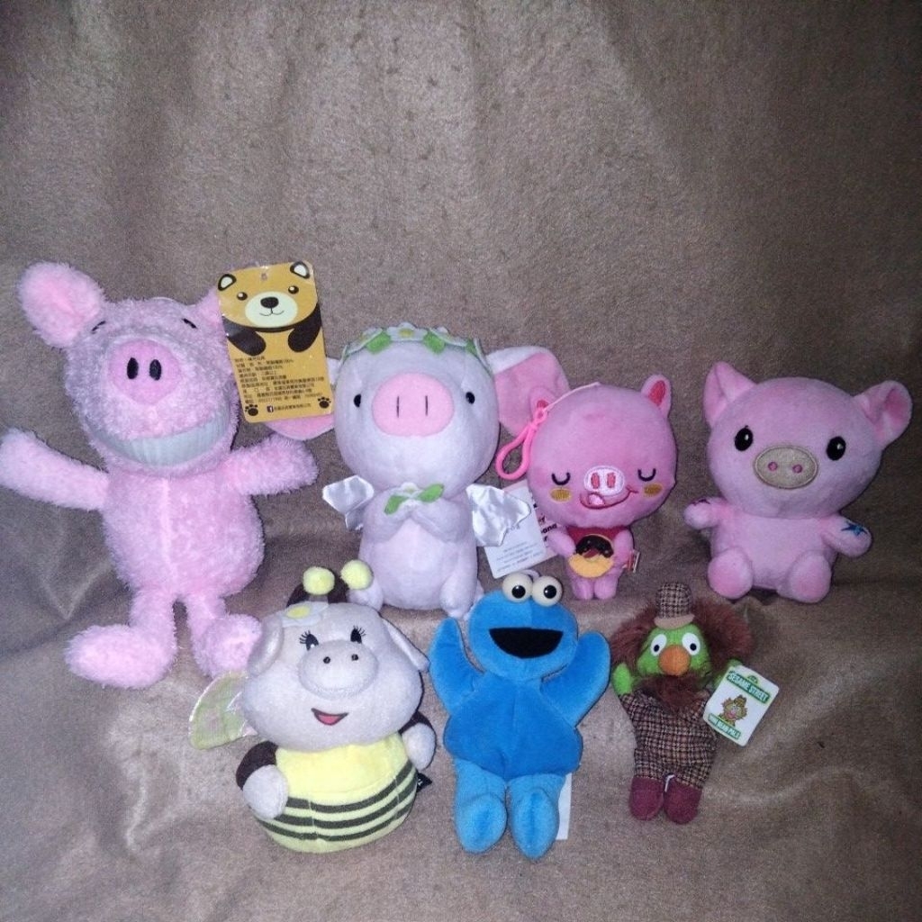 Jual Ganci Pig/ babi kostum, cookie monster, sherlock(sesame street ...