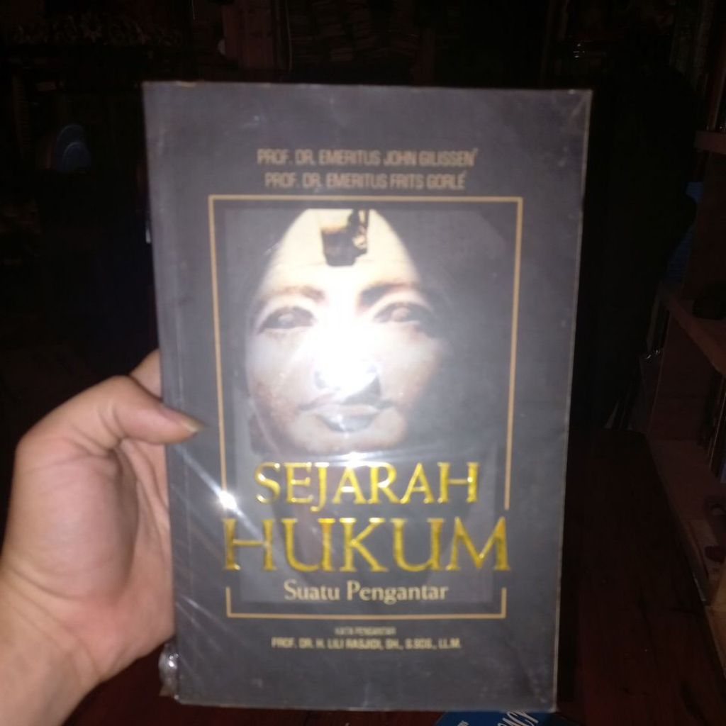 Jual SEJARAH HUKUM - SUATU PENGANTAR - EMERITUS JOHN GILISSEN DAN ...