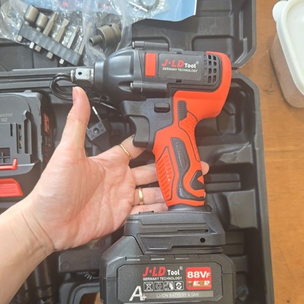Jual impact wrench jld tools 48V 18000 MAH /impact cordless jld 88volt ...