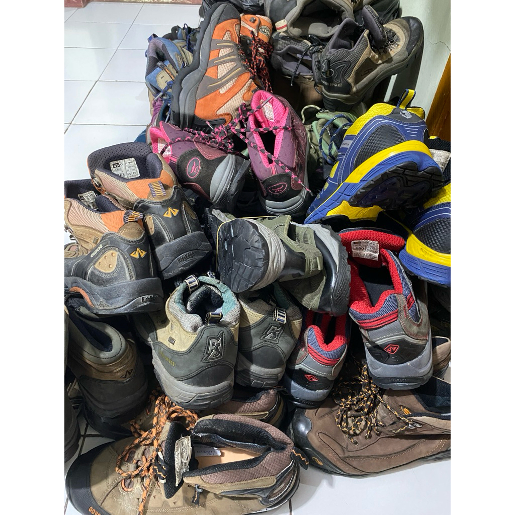 Jual Sepatu Gunung Second Terlengkap & Harga Terbaru Juni 2026 | Shopee ...