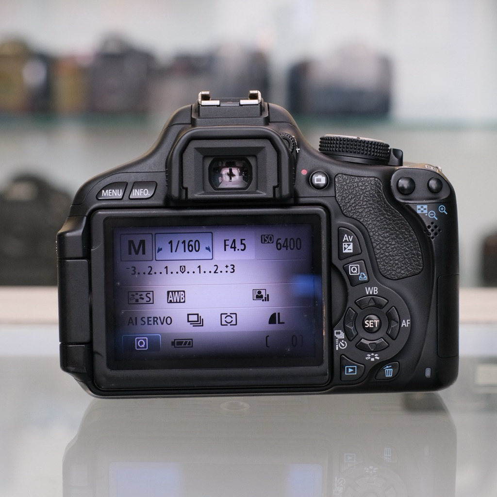 Jual KAMERA DIGITAL DSLR Canon eos 600D canon 600D layar sudah flip ...