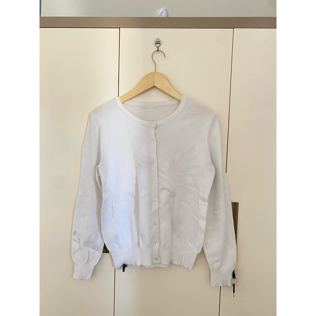 Jual Preloved cardigan putih uniqlo | Shopee Indonesia