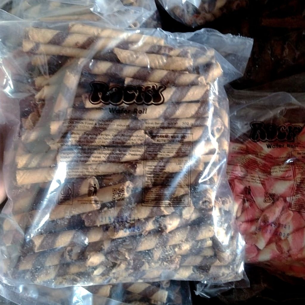 Jual Astor Patahan Wafer Stick Rolls Rocky Cho Cho 500gr Remukan Sweet ...