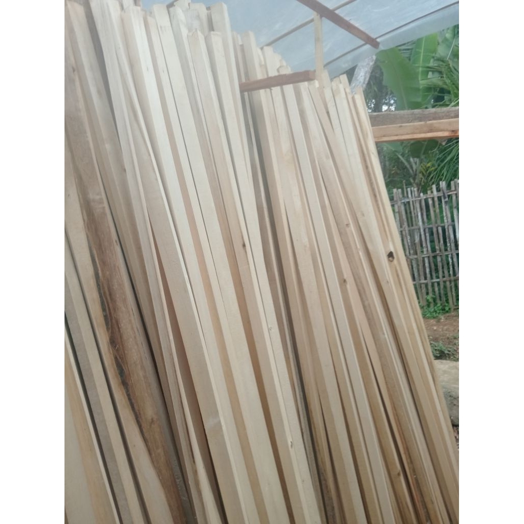 Jual List kayu reng murah 1,5x2cm panjang 100cm,200cm 1 ikat (10Btg ...