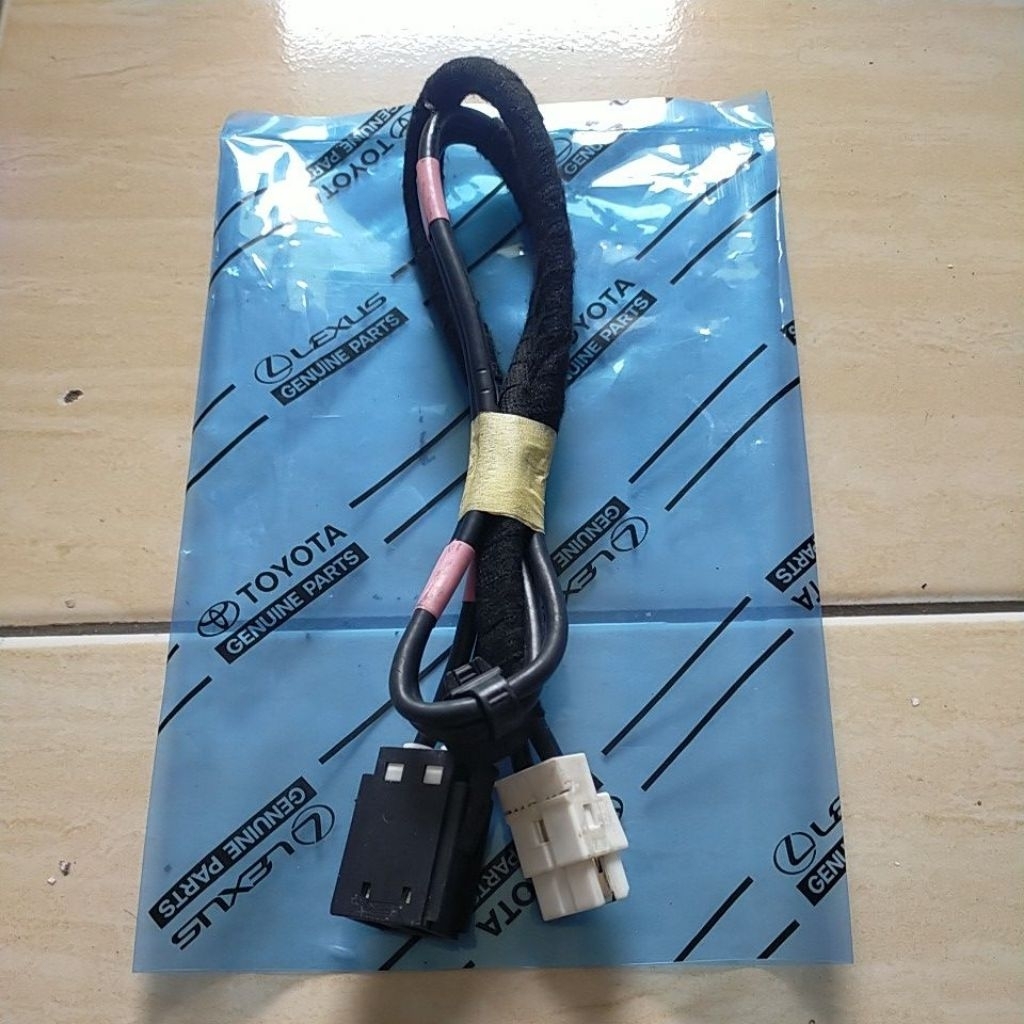 Jual kabel USB Toyota Innova reborn dan Fortuner vrz original | Shopee ...