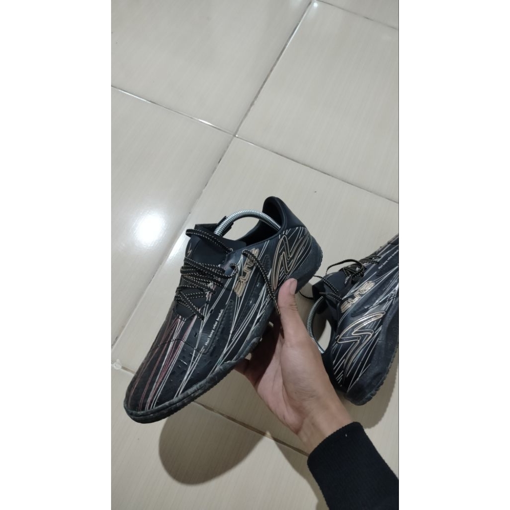 Jual sepatu futsal SPECS Garuda attack23(second) | Shopee Indonesia