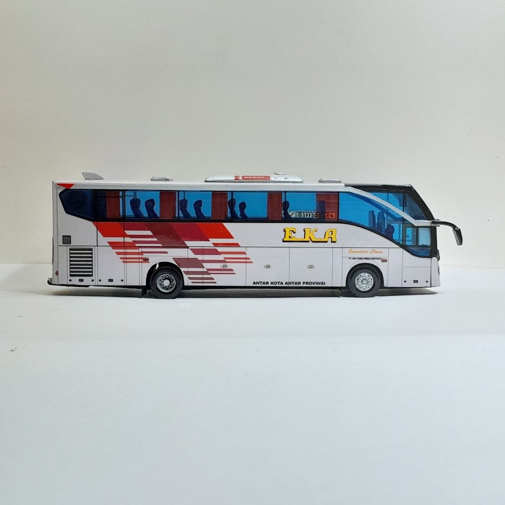 Jual Miniatur bus EKA body Tourismo karoseri Morodadi Prima skala 64 ...