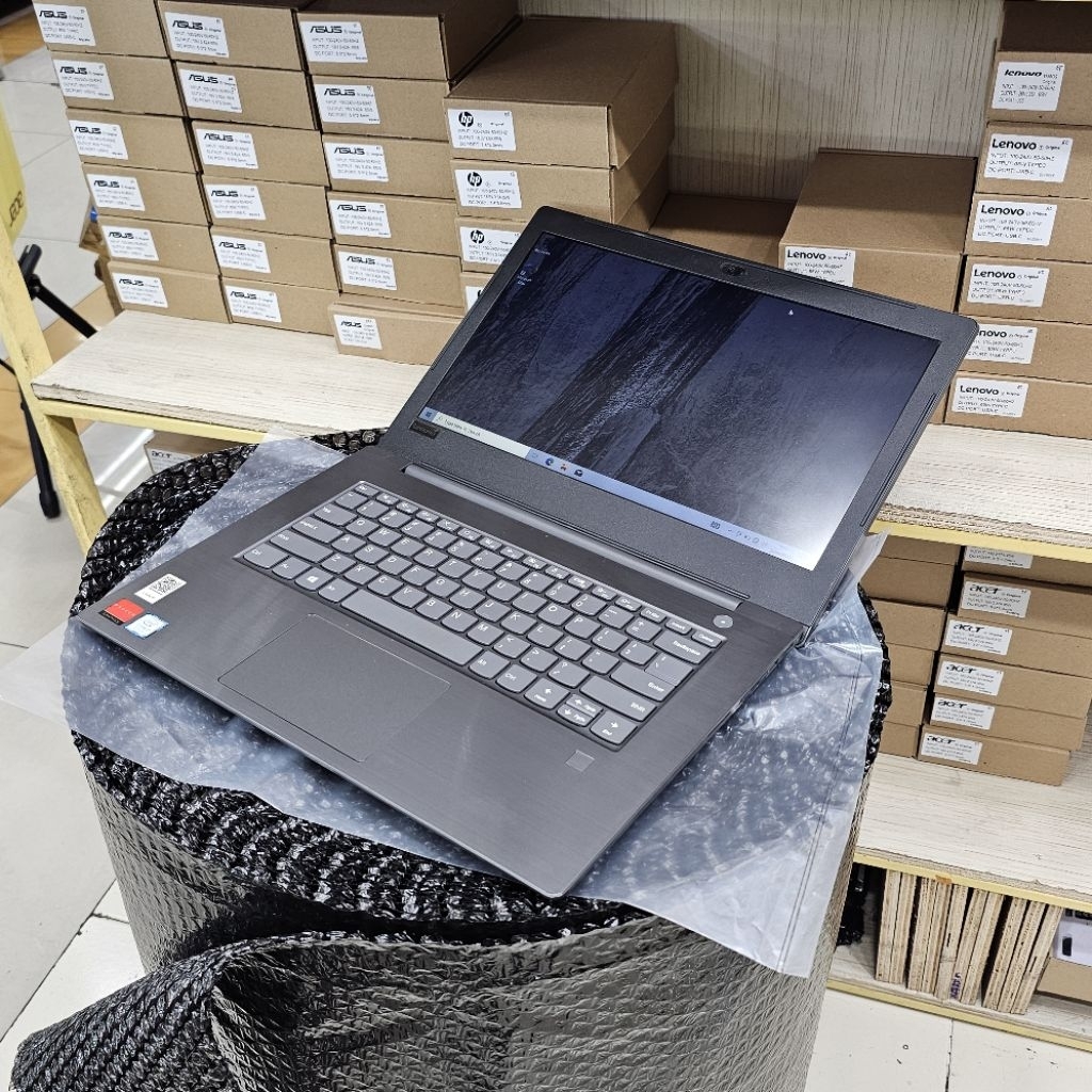 Jual Laptop Lenovo Intel Core i7 RAM 8GB SSD 256GB Dual VGA AMD Radeon ...