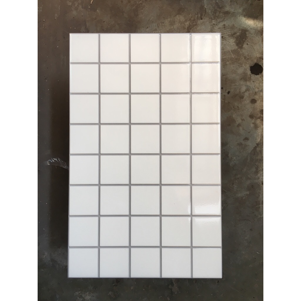 Jual keramik dinding 25x40 putih kotak timbul precut nat palsu geneve ...